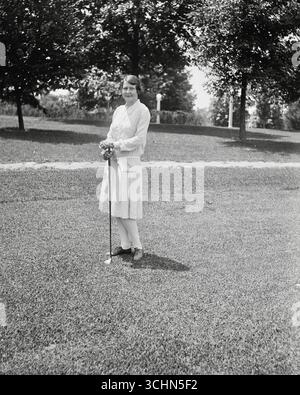 Female golfer, Chevy Chase Club, Chevy Chase, Maryland 1928 Stock Photo ...