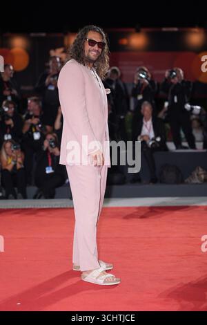 Jason Momoa poses for photographers in front of Marble Arch at the ...