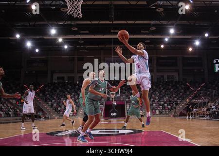 Alijah Comithier (Telekom Baskets Bonn, #02) vs Nelson Weidemann ...