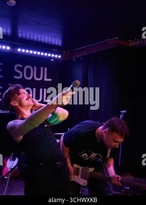 Brummie Duo Drummer Euan Woodman and Bassist, the band GANS, play live ...