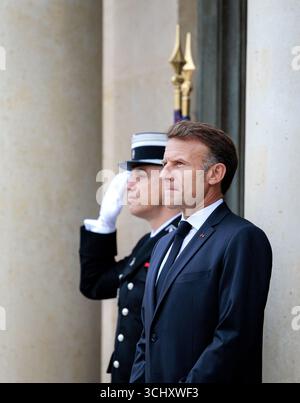 French President Emmanuel Macron, Ukraine's President Volodymyr ...