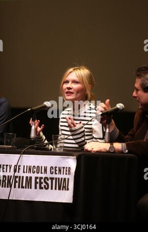 MARIE ANTOINETTE, Kirsten Dunst, (center), 2006. ©Sony Pictures ...