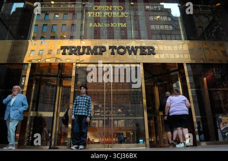 People are seen outside of Trump Tower on Fifth Avenue in Manhattan ...