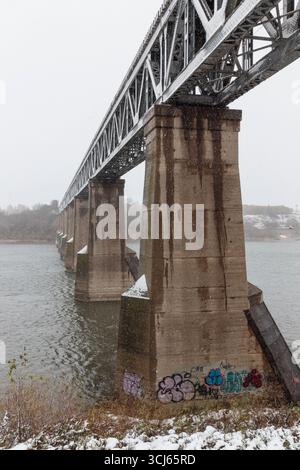 The Saskatoon weir is a common travel destination for people to see the ...