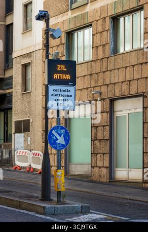 Access to the ZTL (limited traffic zone) in Rome Stock Photo - Alamy