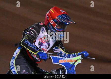 Jake Allen of Redcar Bears (red) out in front during Heat 4 of the Cab ...