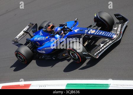 Alexander Albon (THA) Atlassian Williams Racing fans in the pits. 18.09.2025. Formula 1 World ...