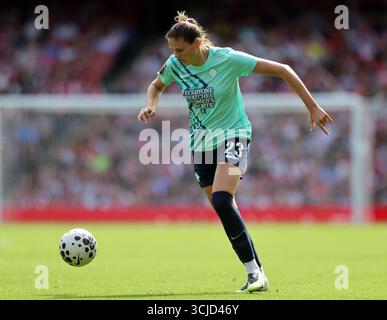 London City Lionesses' Isobel Goodwin (left) and Everton's Clare ...