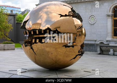 Sfera con sfera (Sphere within sphere), a sculpture by Arnaldo Pomodoro ...