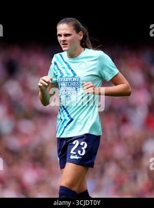 London City Lionesses' Isobel Goodwin (left) and Everton's Clare ...
