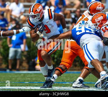 Illinois Kaden Feagin (3) runs with the ball during an NCAA football ...