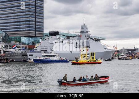 the frigate Evertsen (identification: F805) of the Royal Dutch Navy ...