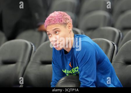 Minnesota Lynx guard Natisha Hiedeman (2) drive up court against the ...