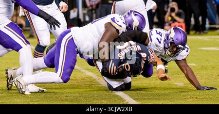 Minnesota Vikings defensive tackle Javon Hargrave (97) forces ...