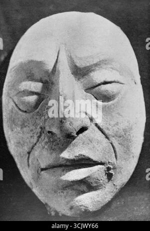 Ancient human head carved in stucco, Palenque, Mexico Stock Photo - Alamy