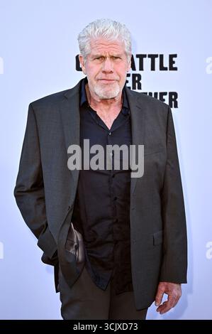 Ron Perlman bei der Weltpremiere des Kinofilms 'One Battle After ...