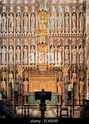 London, UK. Southwark Cathedral. Statue above the south door: Christ In ...