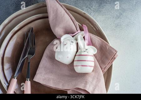 Simple table setting on color background Stock Photo - Alamy