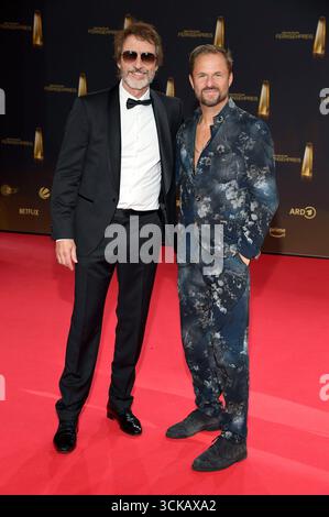 Schauspieler Guido Broscheit und Philipp Hochmair kommt zur Gala und ...