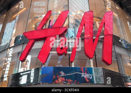 An H&M store is seen in Manhattan, New York City Stock Photo - Alamy