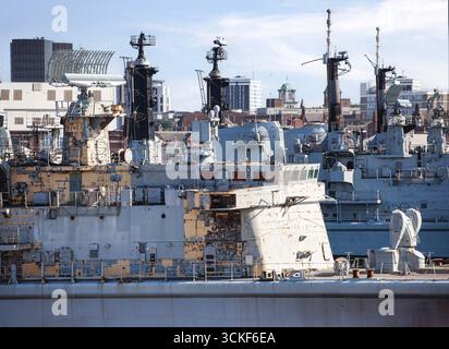 Type 42 destroyers being scrapped in Portsmouth Stock Photo - Alamy