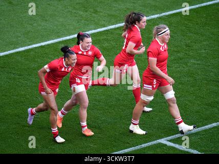 Canada's Asia Hogan-Rochester celebrates with her teammates after ...