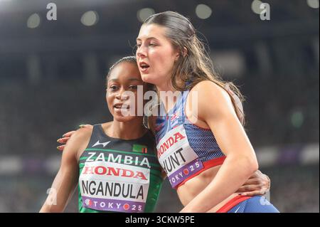 Amy Hunt of Great Britain during the Women’s 200m heat 5 on day five of ...