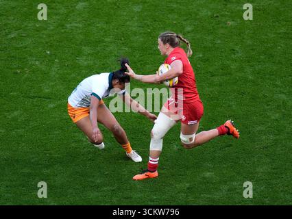 Canada's Sophie de Goede (right) celebrates with team-mates after ...