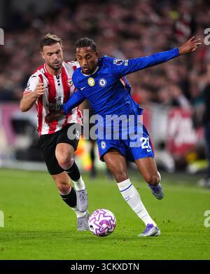 Chelsea's Joao Pedro (left) and Brentford's Yehor Yarmoliuk battle for ...