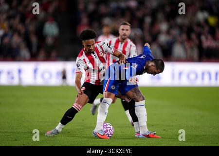 Enzo Fernandez of Chelsea and Kevin Schade of Brentford during the ...