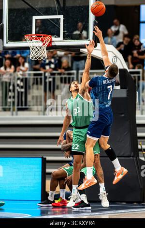 Nolan Adekunle (Gladiators Trier) und Jordan Roland (Gladiators Trier ...