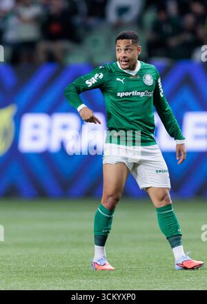 Vitor Roque of Palmeiras during a match against Vitória in an early ...