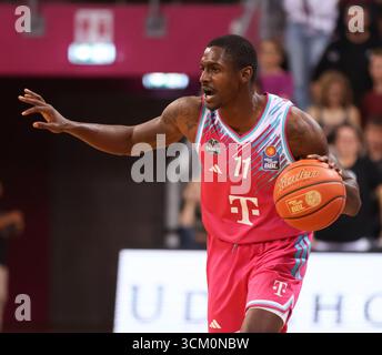 Jordan Harris (Telekom Baskets Bonn), Vet Concept Gladiators Trier vs ...