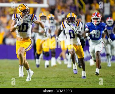 LSU tight end Bauer Sharp (10) tries to hurdle over Southeastern ...