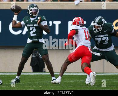 Michigan State quarterback Aidan Chiles prepares for the snap during ...