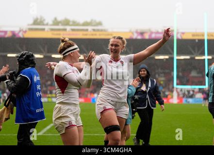 England's Megan Jones (left) and Rosie Galligan after winning the Women ...