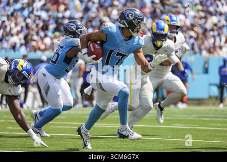 Tennessee Titans wide receiver Chimere Dike warms up before an NFL ...