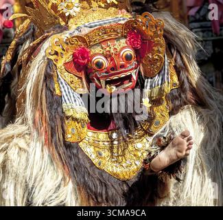 Temple dance, temple dancers, temple dancers in klaas masks and ...