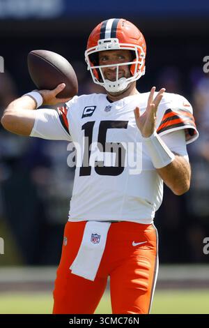 Cleveland Browns' Joe Flacco warms up before an NFL football game ...