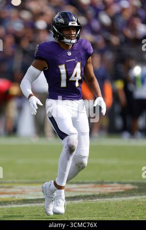 Baltimore Ravens safety Kyle Hamilton (14) takes to the field before an ...