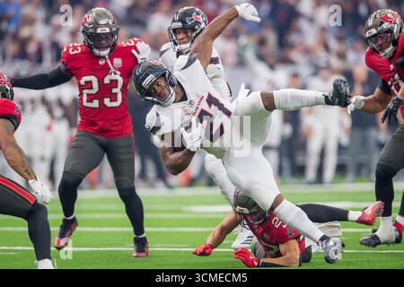 Houston Texans running back Nick Chubb (21) runs the ball during an NFL ...