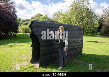 Bearing Witness to things unseen 2025 by Simon Hitchens at the Frieze ...