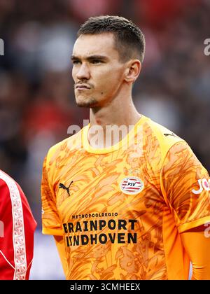 EINDHOVEN - (l-r) PSV goalkeeper Matej Kuvar, Lorenzo Lucca of SSC ...