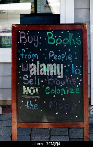 Small town America neighborhood businesses and street scene in Oregon ...