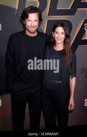 Jason Bateman mit Ehefrau Amanda Anka bei der Verleihung der 83. Golden ...
