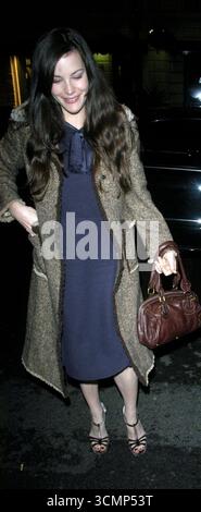 Liv Tyler leaving Cipriani in London - 03 December 2005 Stock Photo - Alamy