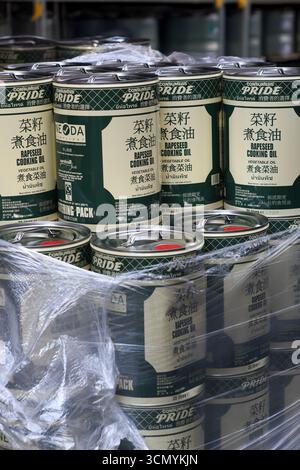 Chinese rapeseed cooking oil Stock Photo - Alamy
