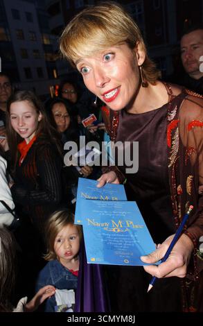 Emma Thompson arrives at the Irish Premiere of 'Nanny McPhee' at Cine ...