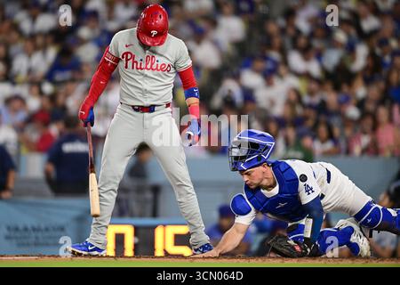 Philadelphia Phillies second base Bryson Stott (5) makes the play ...