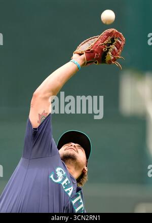 Seattle Mariners Josh Naylor (12) is tagged out at third by Toronto ...